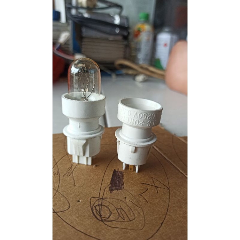 Jual PITING LAMPU KULKAS SHARP 2 PINTU ORIGINAL | Shopee Indonesia