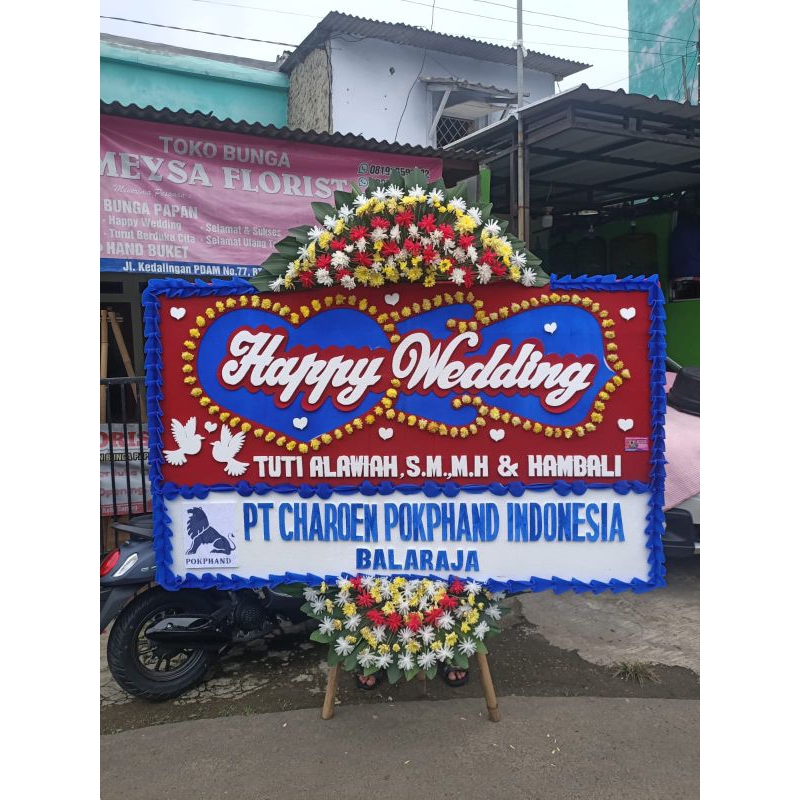 Jual karangan bunga papan ucapan Happy wedding | Shopee Indonesia