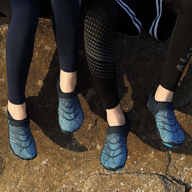 Jual Sepatu Poundfit Yoga Pilates Zunba Wanita Dan Pria Sepatu Pantai ...