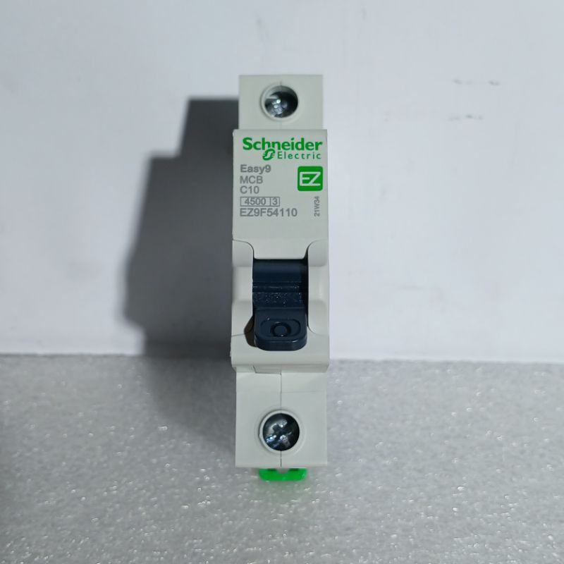 Jual Mcb schneider Easy9 1P 4,5Ka 10Ampere / 10A | Shopee Indonesia