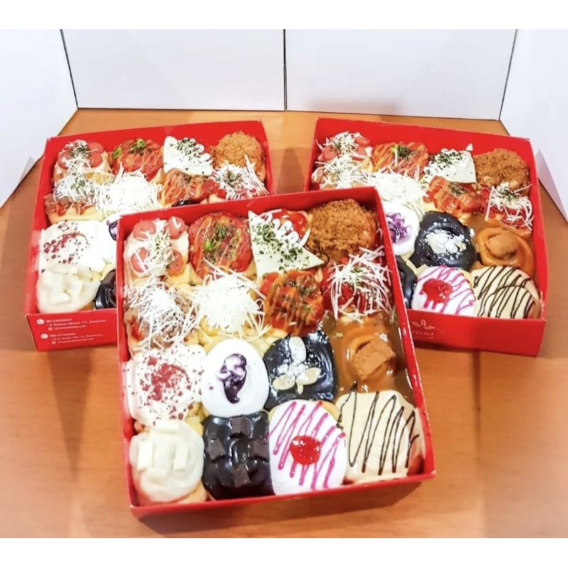 Jual Roti Geulung larissa bakery - roti goolung ala bali - roti gulung ...