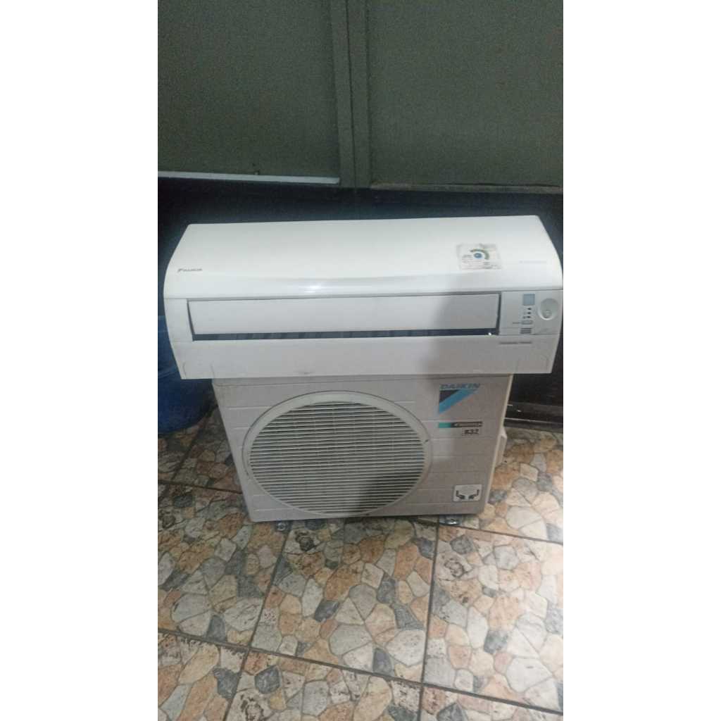Jual Ac Bekas Second Daikin Inverter 1/2 -1pk UNIT ONLY | Shopee Indonesia