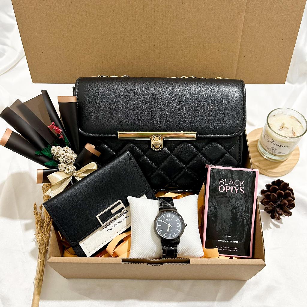 Jual KADO CEWEK/ KADO ULANG TAHUN TAS / Hampers Kado Tas Cewek Hadiah ...