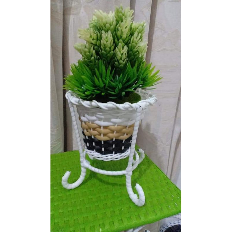 Jual VAS BUNGA KAKI BESI/VAS BUNGA CANTIK/ VAS BUNGA ANYAMAN/ VAS BUNGA ...
