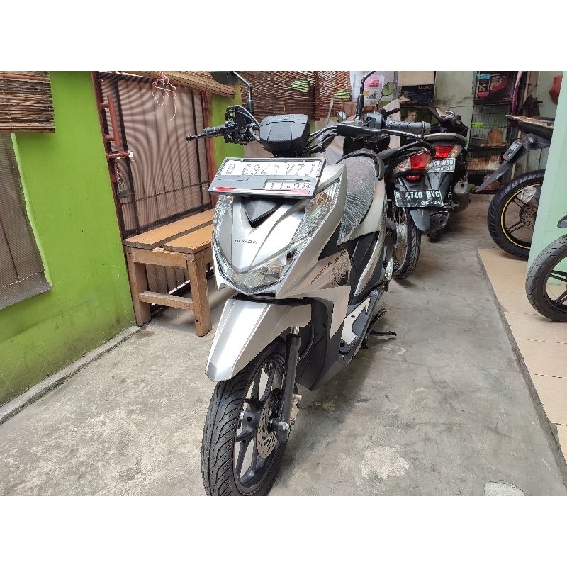 Jual MOTOR BEKAS HONDA BEAT STREET CBS 2023 BLN 11 KM 1RB DI CILEDUG ...