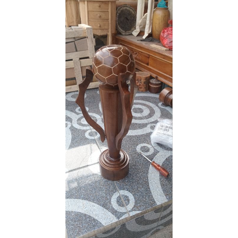 Jual piala kayu jati trophy 50 cm | Shopee Indonesia