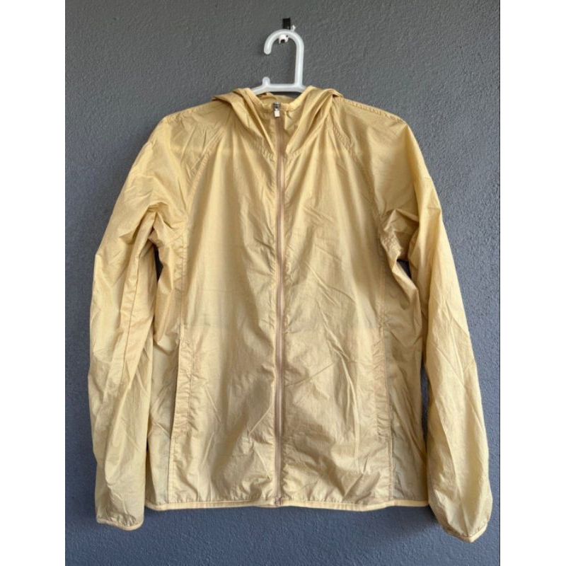 Jual uniqlo UV running jacket lightweight | Shopee Indonesia