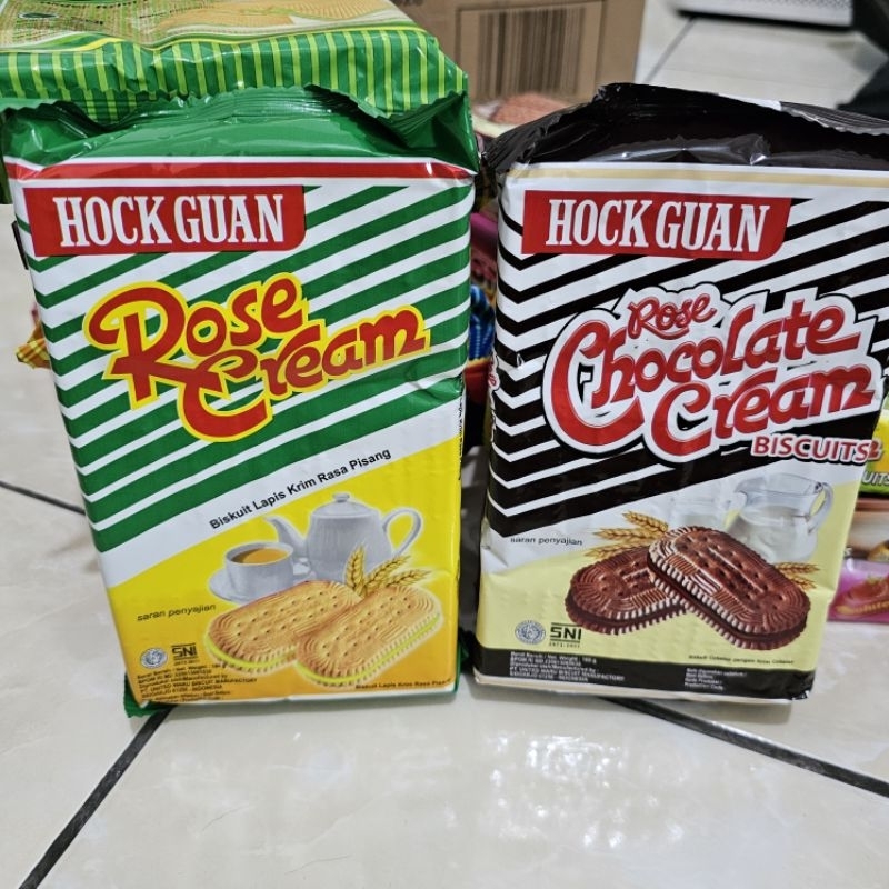 Jual HOCK GUAN BISKUIT ROSE CREAM / ROSE CHOCOLATE CREAM/ROSE PINEAPLLE ...