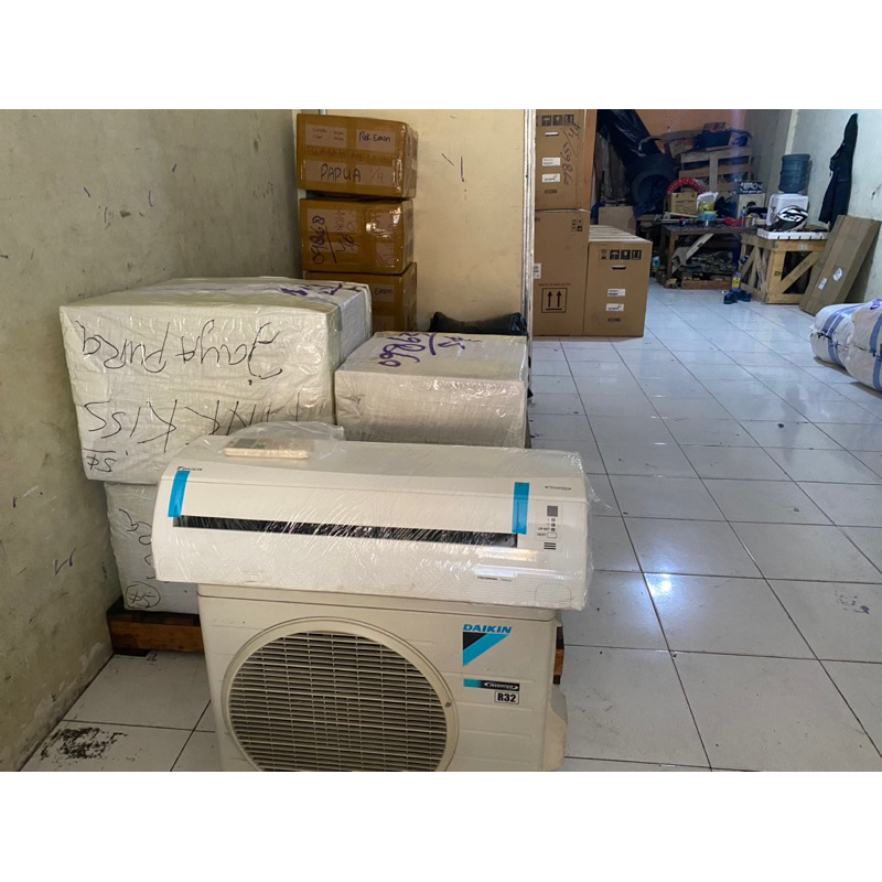 Jual AC DAIKIN 1/2 -1 pk INVERTER R32 second bekas original unit only ...