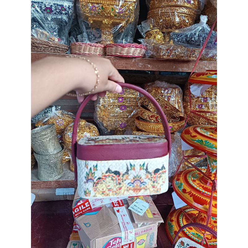 Jual Tas pandan pemuspaan motif wayang 18cm | Shopee Indonesia