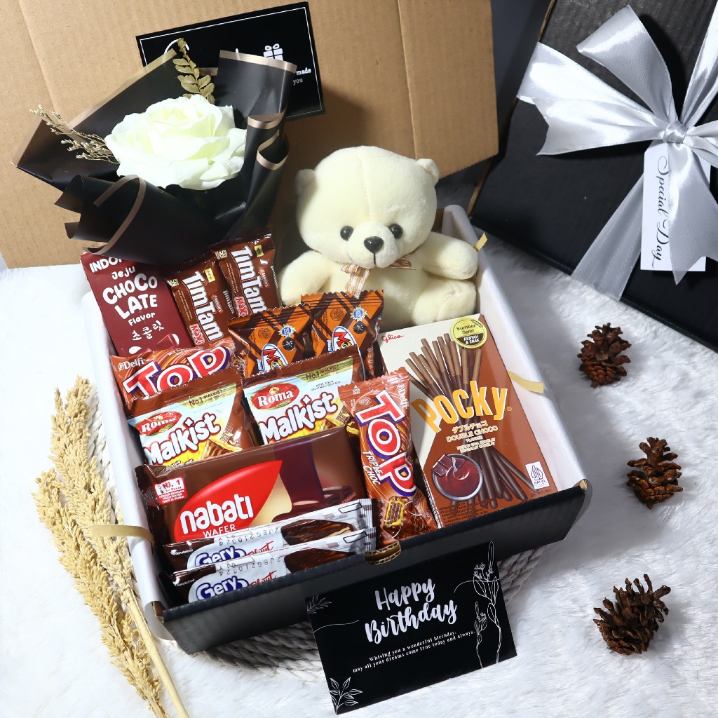 Jual Kado Ulang Tahun | Hampers Snack Coklat | Gift Box Ultah Wisuda ...