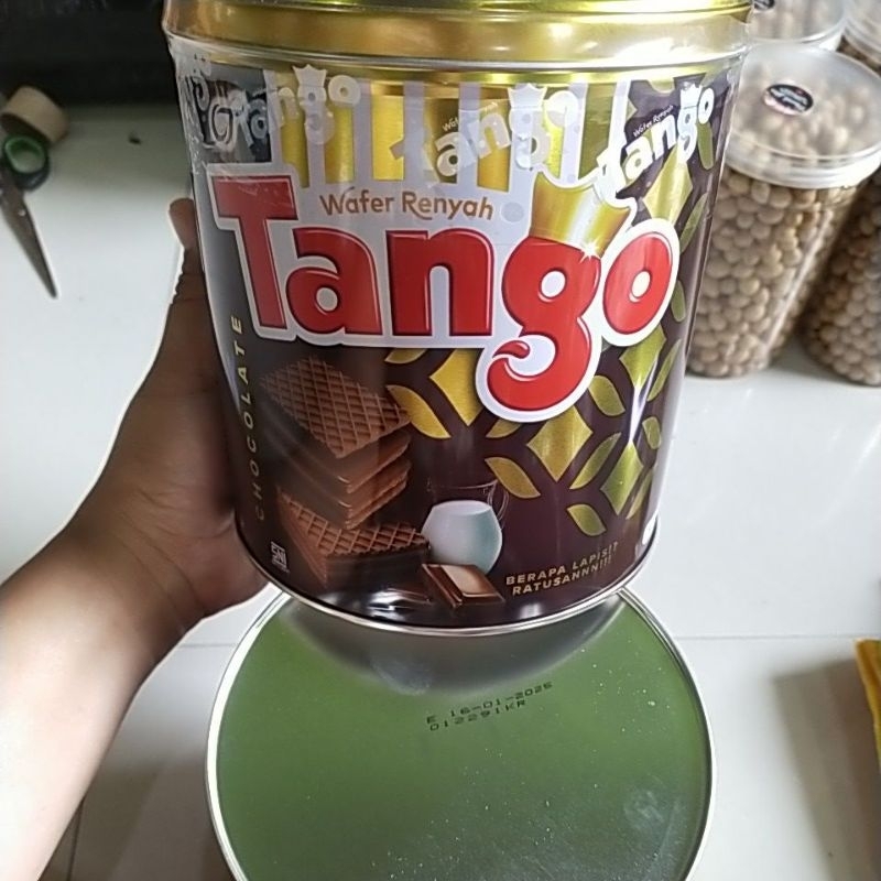 Jual Wafer Tango Kaleng chocolate | Shopee Indonesia