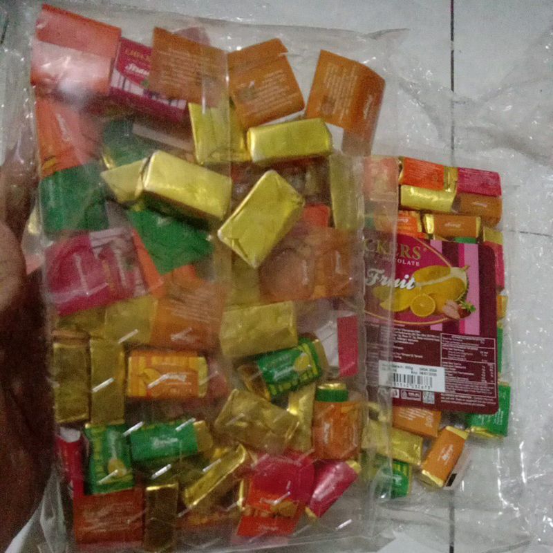 Jual Checkers Mini Chunky Chocolate / checkers almond Chocolate ...