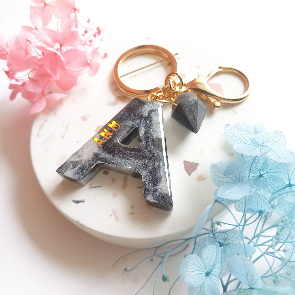 Jual Gantungan Kunci Resin motif Marble / Keychain huruf / Ganci custom ...