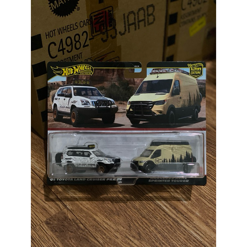 Jual hotwheels 2 pack land cruiser dan mercedes | Shopee Indonesia