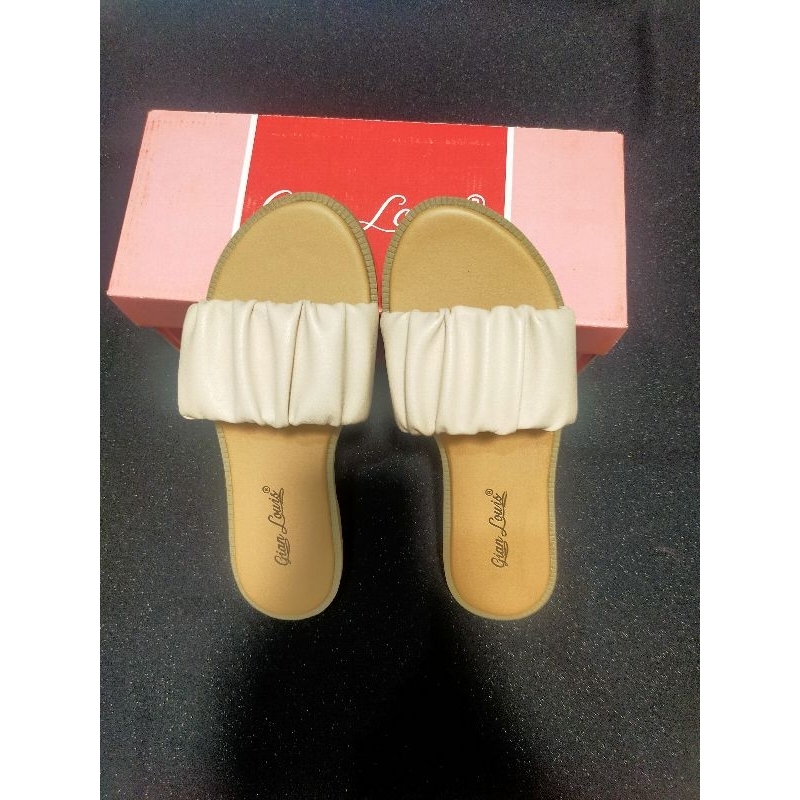 Jual Sepatu ROMP & converse ori barang reject / defect dan Sendal Gian ...