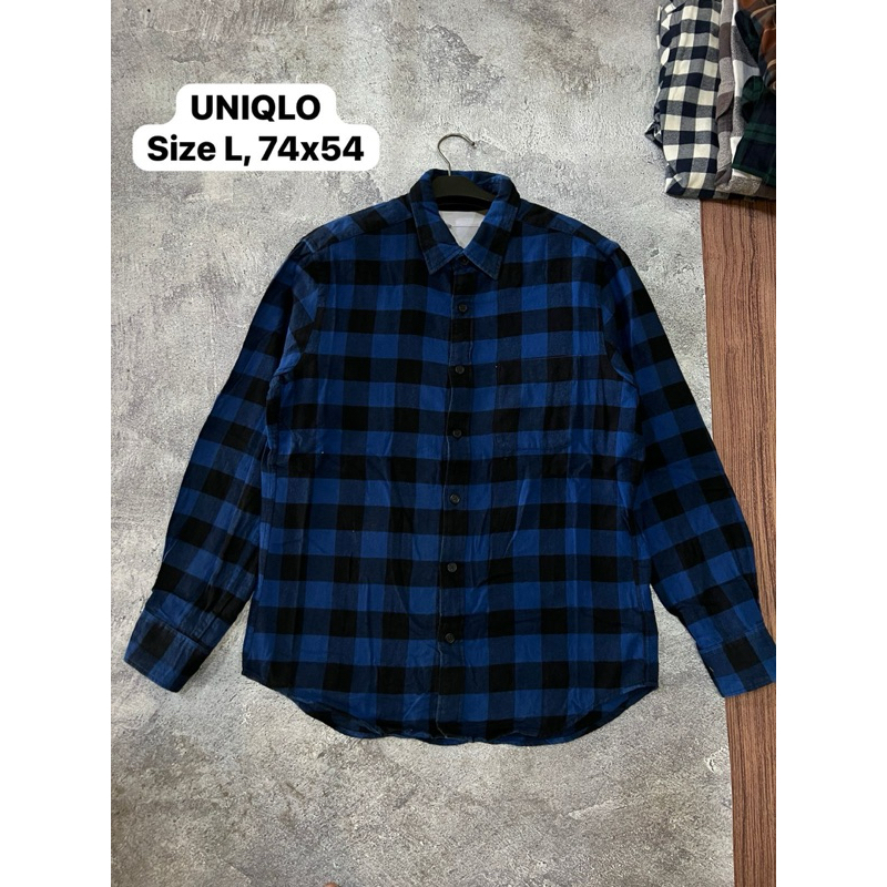 Jual Flannel UNIQLO Motif biru kotak , Size L | Shopee Indonesia