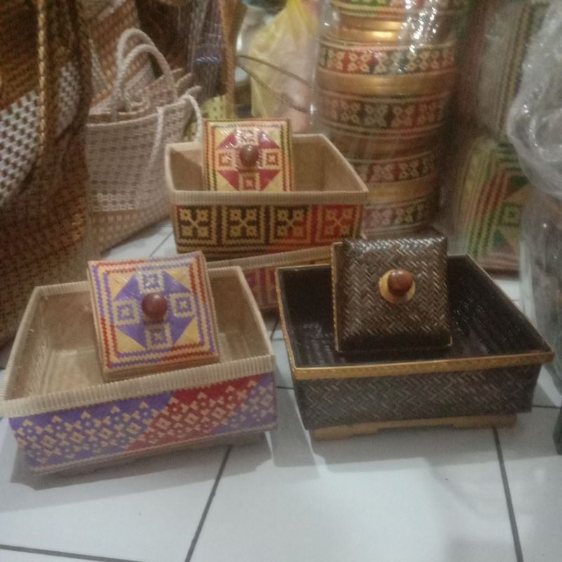 Jual bokor kundangan bambu#motif warna#motif klasik#bahan kulit bambu ...