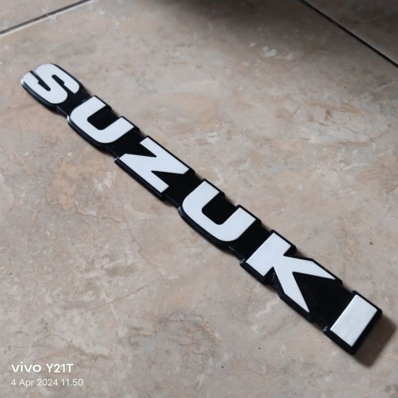 Jual emblem logo tulisan suzuki jimny katana sierra caribian tun | Shopee Indonesia