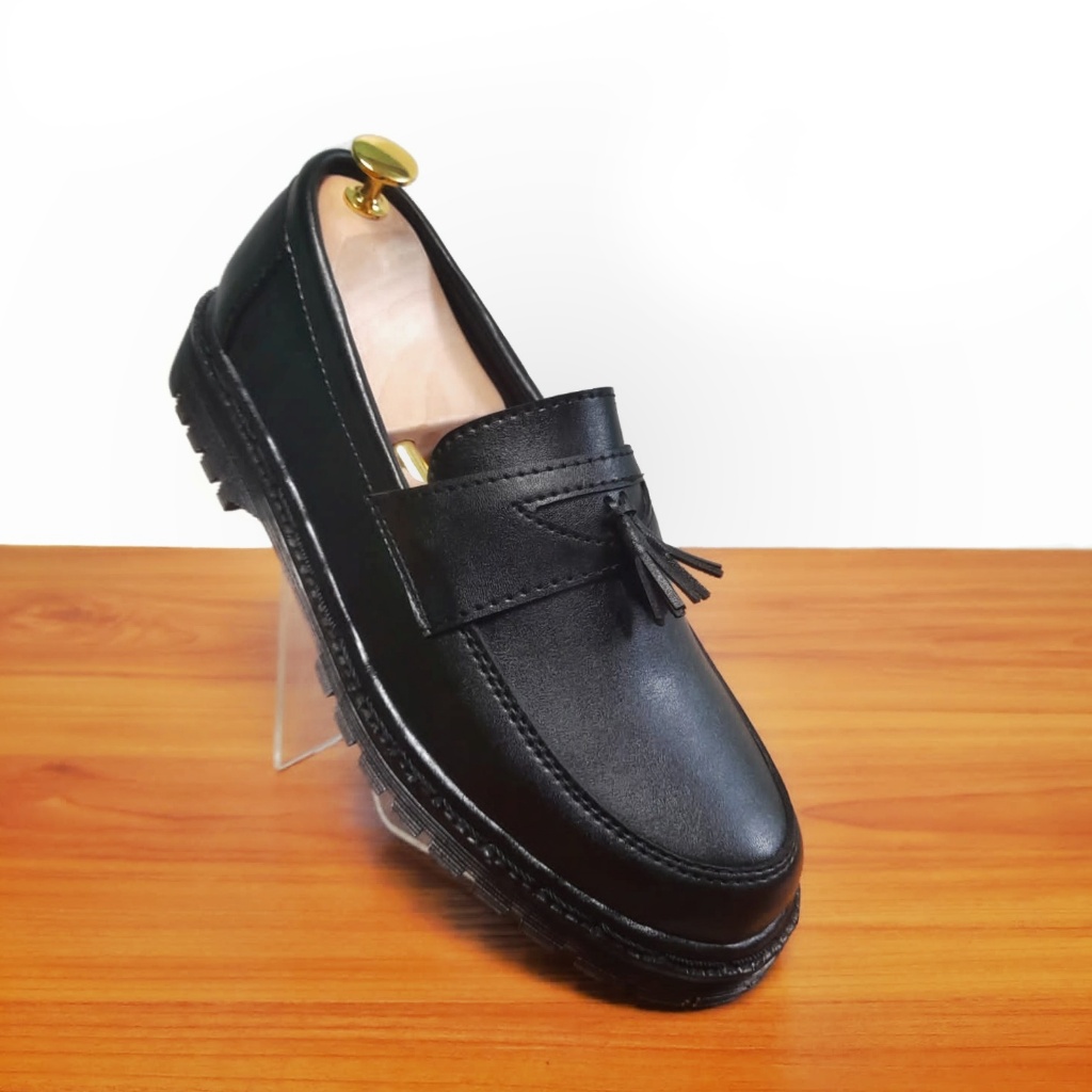 Jual sepatu pria penny loafers full black sepatu formal hitam | Shopee ...