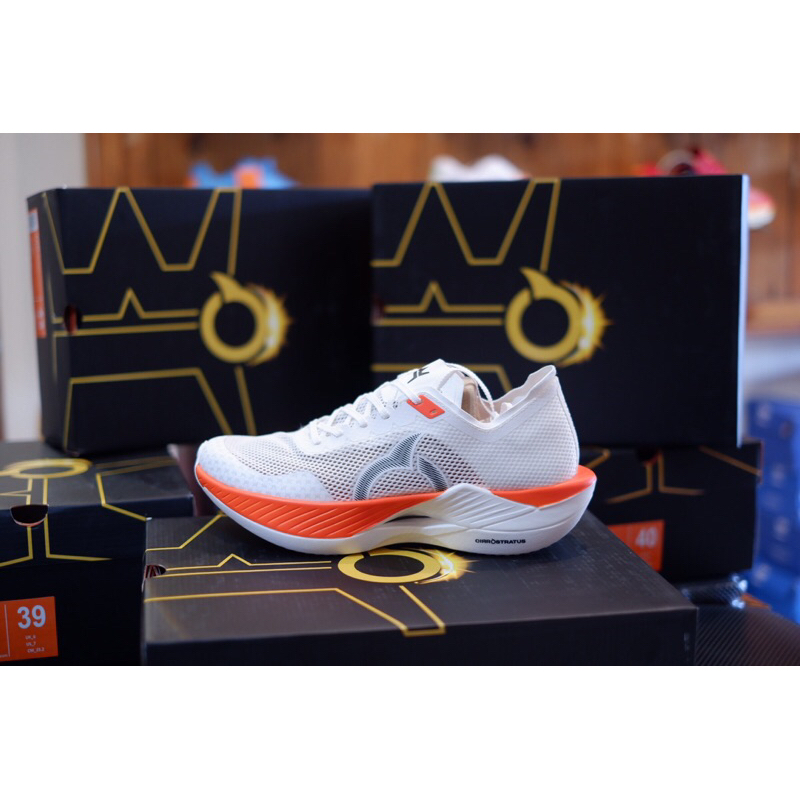 Jual Sepatu Lari Ortuseight Solar - Off White/Ortrange. | Shopee Indonesia