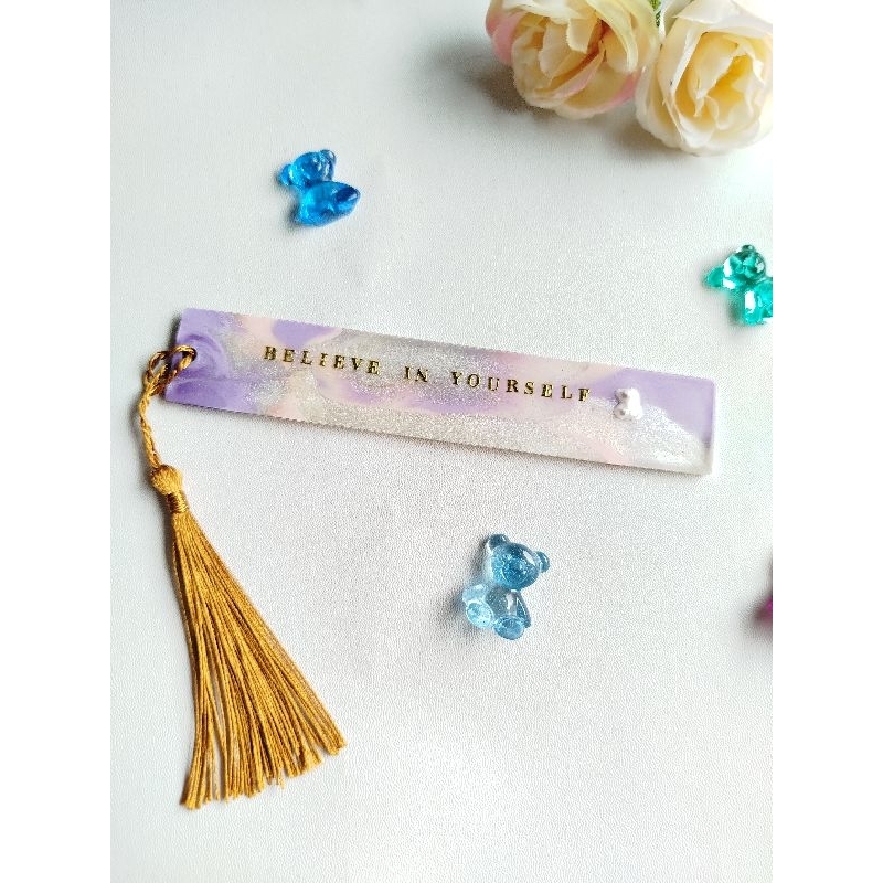 Jual Pembatas Buku Resin | Handmade Bookmarks | Cute Rabbit | Dried ...