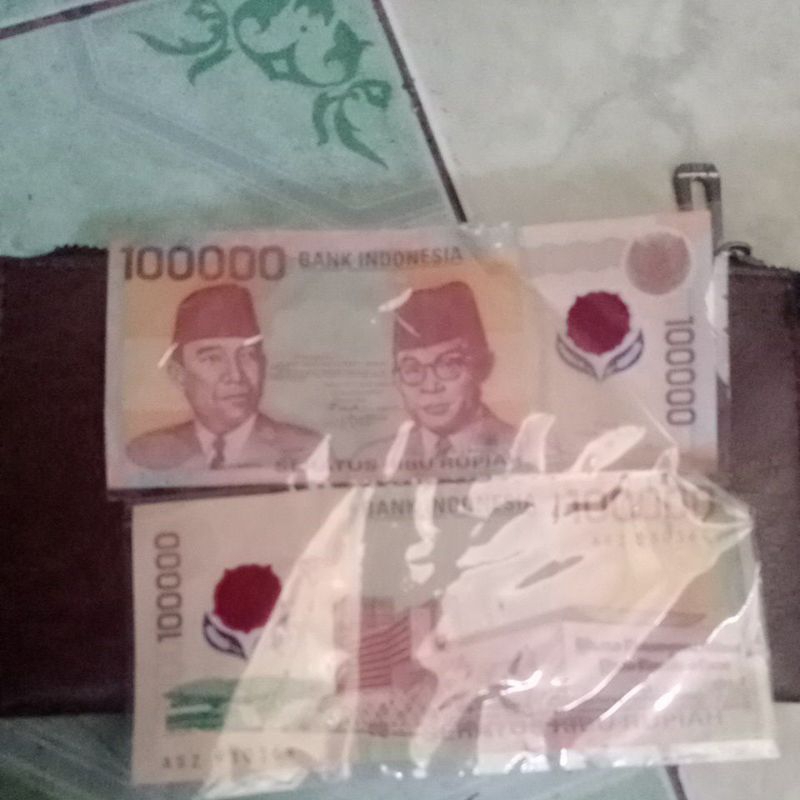 Jual Uang kuno Rp.100rb soekarno polymer plastik | Shopee Indonesia
