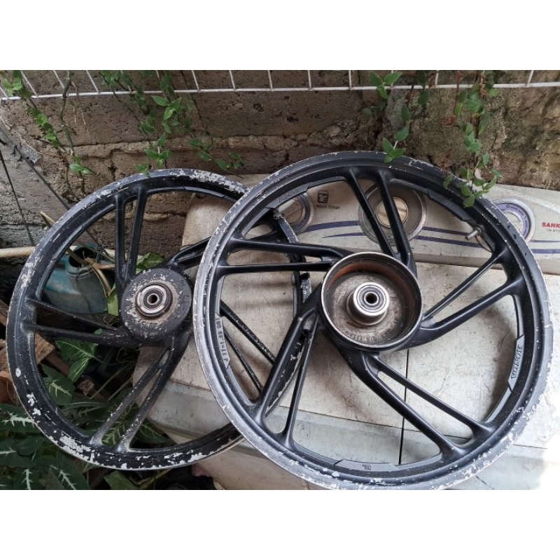 Jual Velg blade bled repsol honda revo absolute bisa pelek racing ...