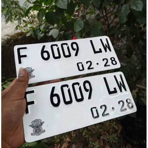 Jual plat motor baut tanam custom font terbaru / plat motor putih 1 pcs ...