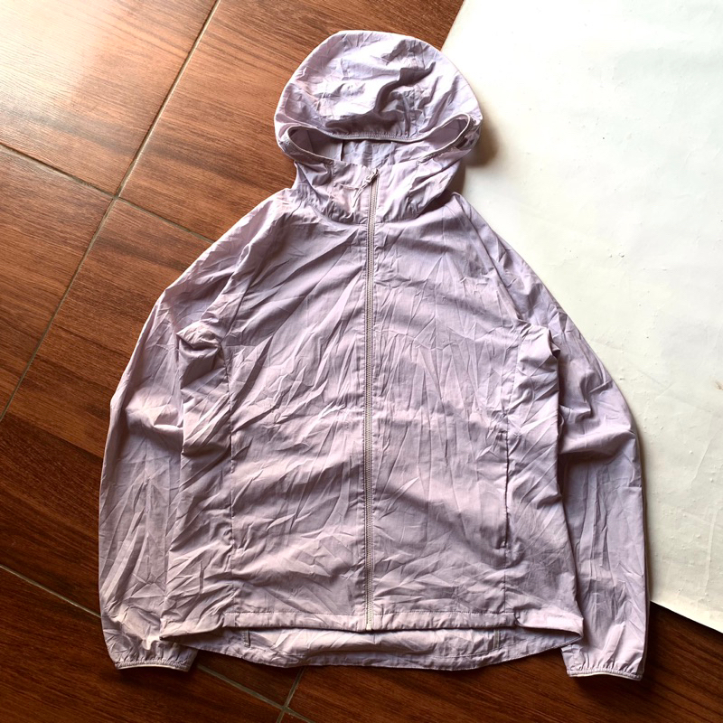 Jual jacket running uniqlo lightweight abu abu | Shopee Indonesia