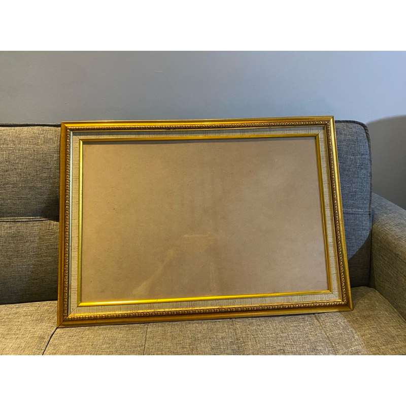 Jual PRELOVED Bingkai Foto Frame Gold Foto Preweed Foto Pernikahan ...