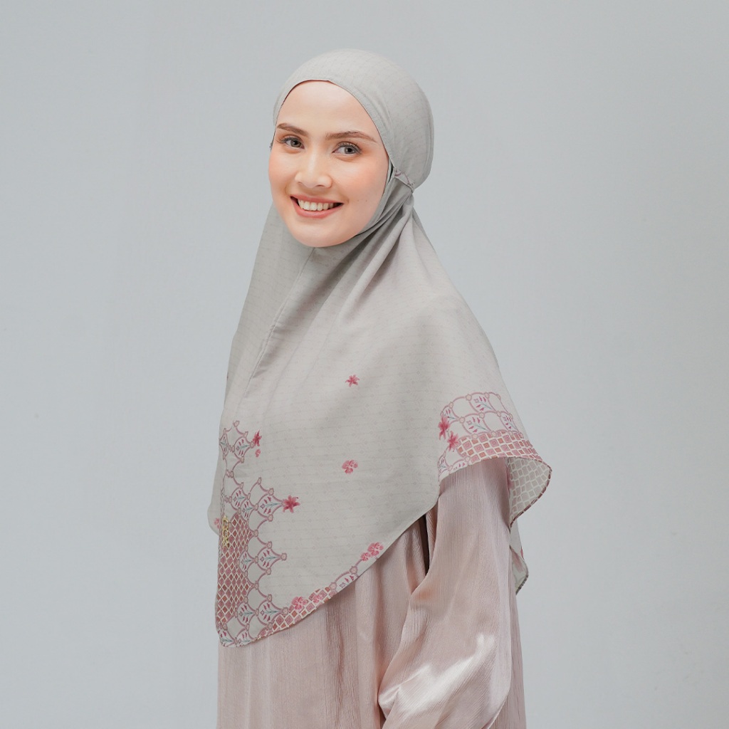 Jual DOA - Baiti Khansa Khimar Taupe - Jilbab | Shopee Indonesia