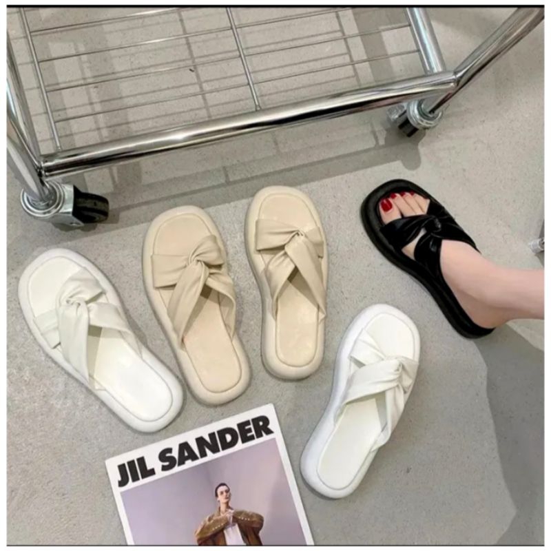 Jual Sandal Cewek Remaja Empuk elegan Kerut Silang Kekinian | Shopee ...
