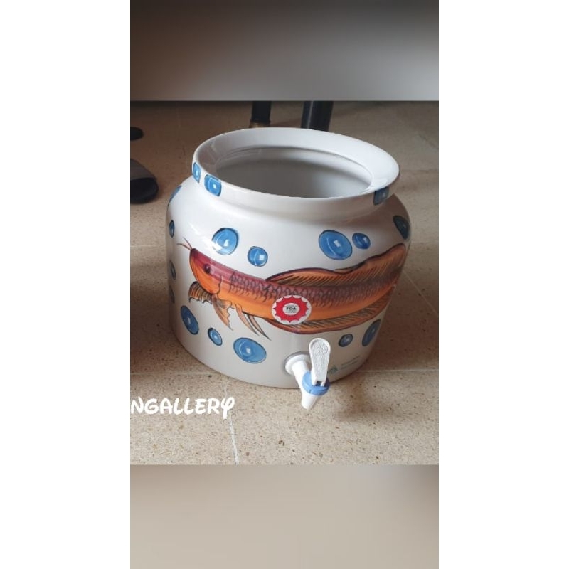 Jual Guci Keramik Galon Air Trisensa Motif Lukis Ukir / Guci Galon Air ...
