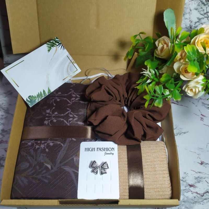 Jual HAMPERS GIFT BOXX HIJAB BELLA /KADOO HIJAB /GIFT PAKET HIJAB BELLA ...