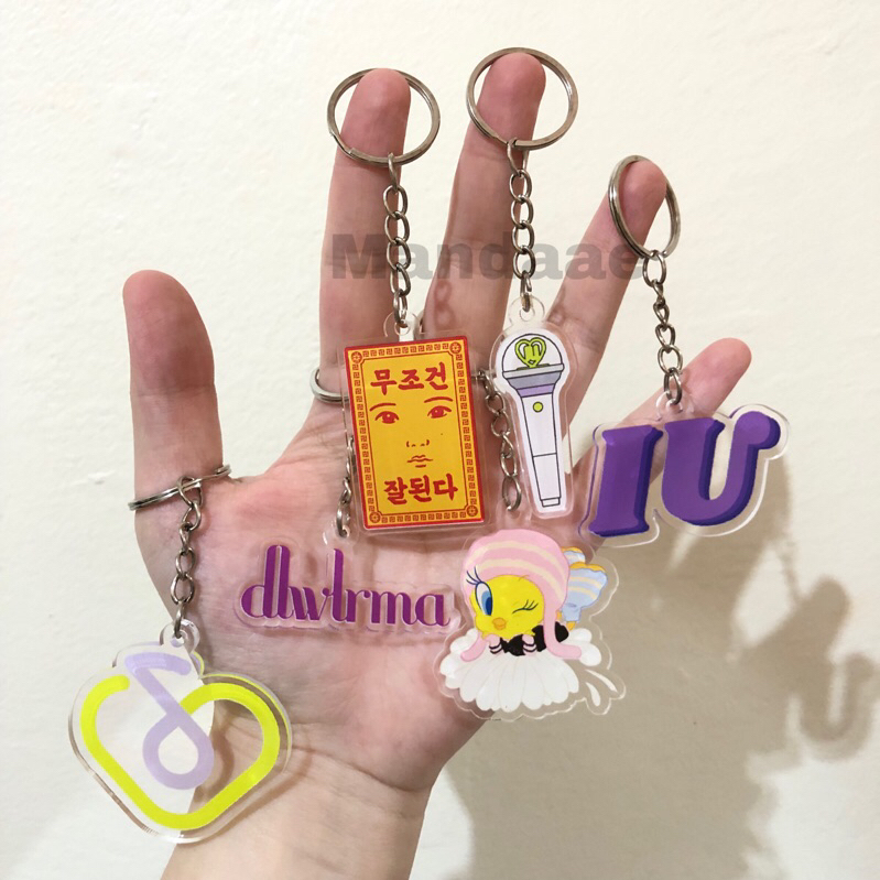 Jual Gantungan Kunci Akrilik Keychain IU Dlwlrma Uaena Lightstick Lee ...