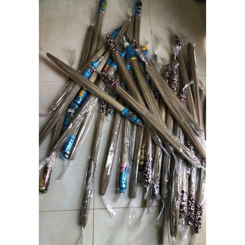 Jual SAPU LIDI TEPUK KASUR / SAPU LIDI | Shopee Indonesia