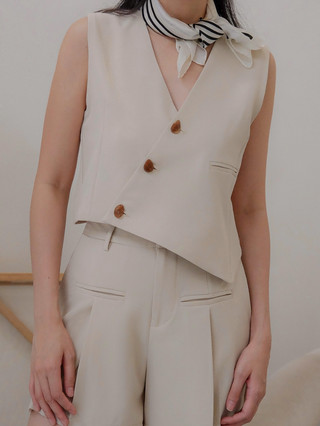 Jual Avelle - Olivia Vest | Rompi Kerah V-Neck Asimetris | Casual Vest ...