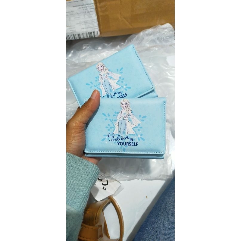 Jual MINISO FROZEN DOMPET LIPAT | Shopee Indonesia