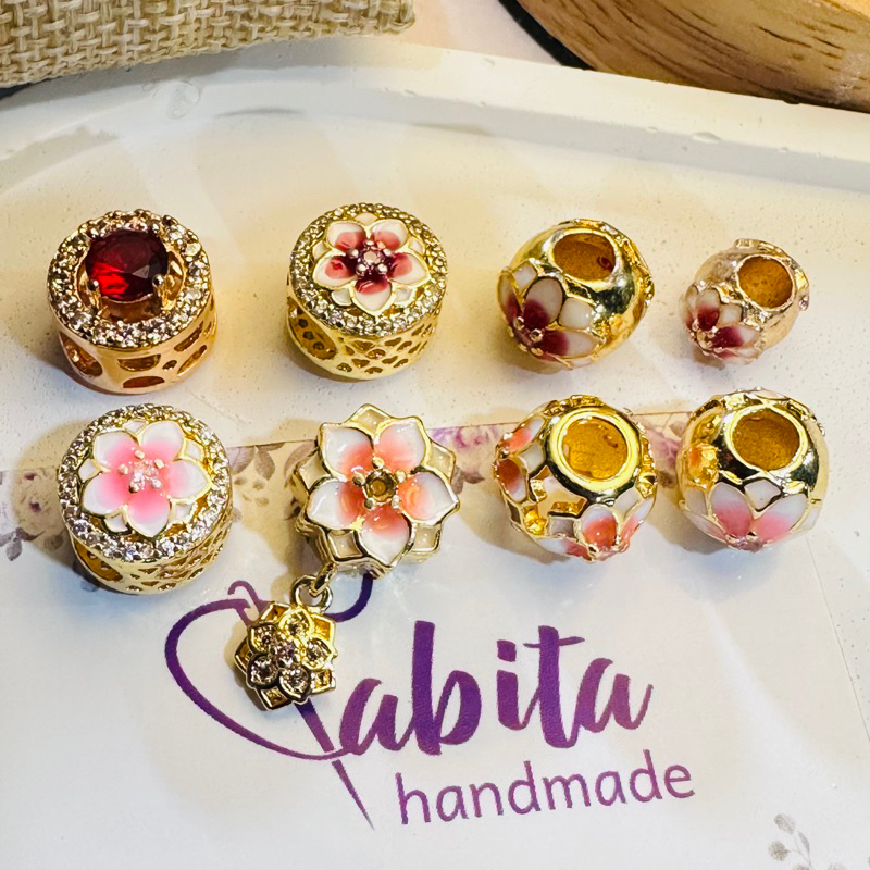 Jual Charm DIY aksesoris gelang|charm pink|charm maroon charm bunga ...