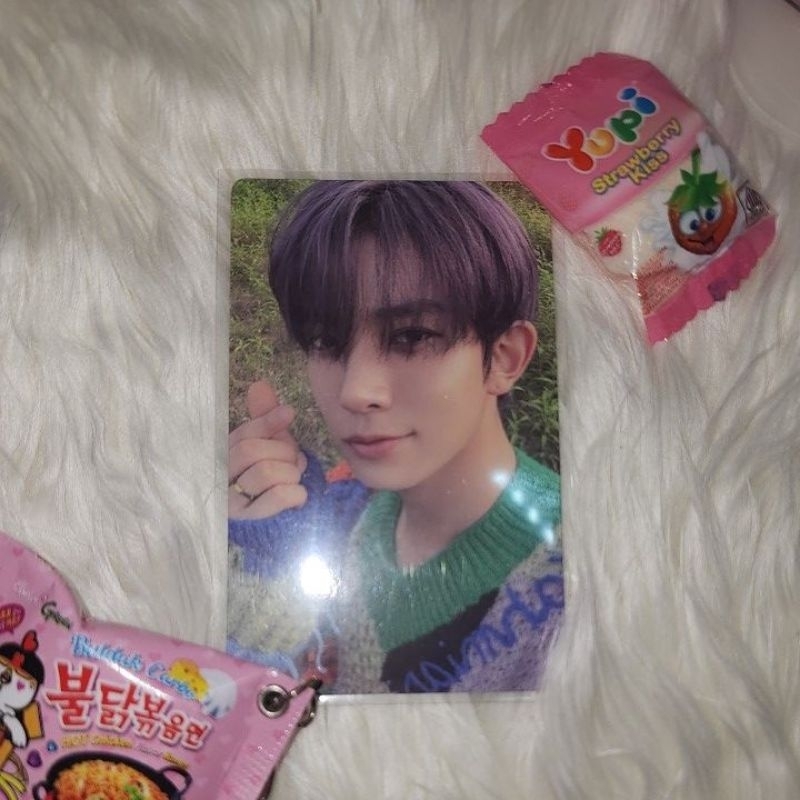 Jual pc official enhypen orange blood heeseung selca ☆~ | Shopee Indonesia