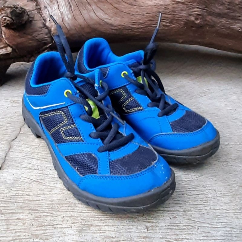 Jual Decathlon Quechua Sepatu Gunung Hiking Anak Second Original Size ...