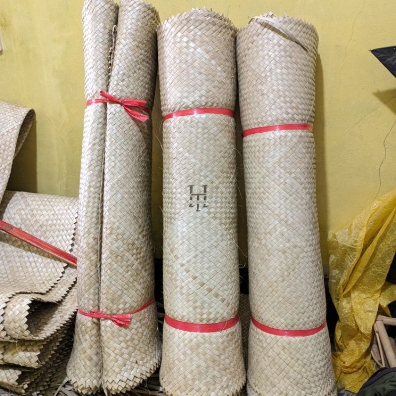 Jual TIKAR ANYAMAN DAUN PANDAN/TIKAR SAJEN 100x80cm | Shopee Indonesia