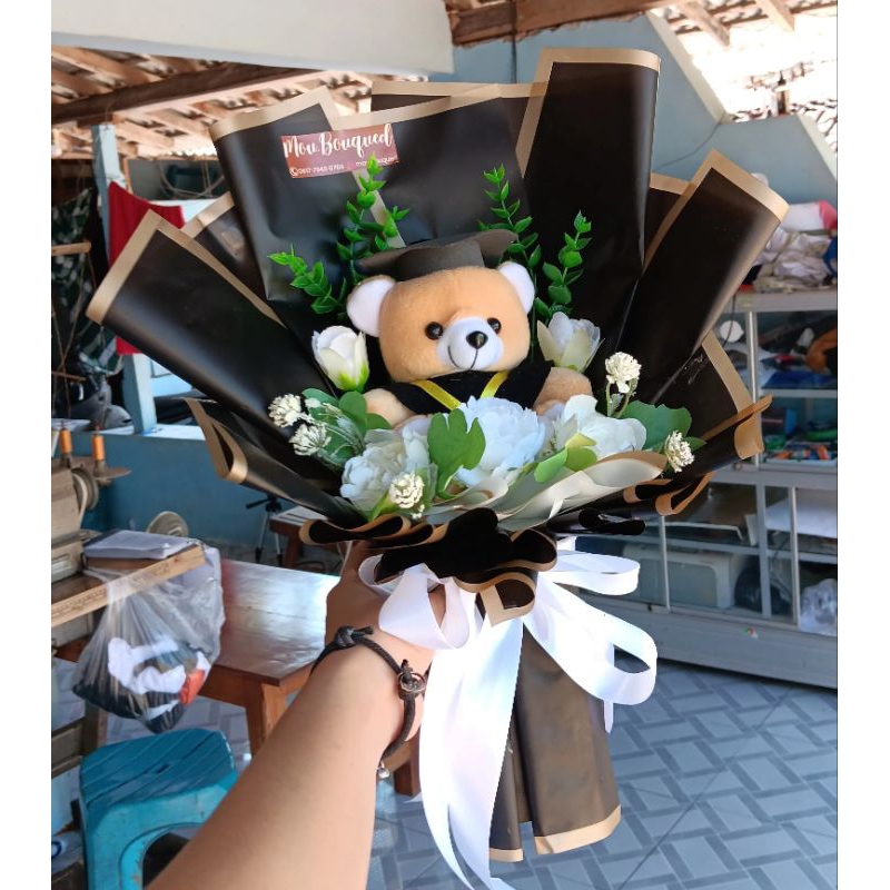 Jual BUCKET WISUDA / BUCKET WISUDA CEWE COWO / MIX BUNGA ARTIFICAL ...