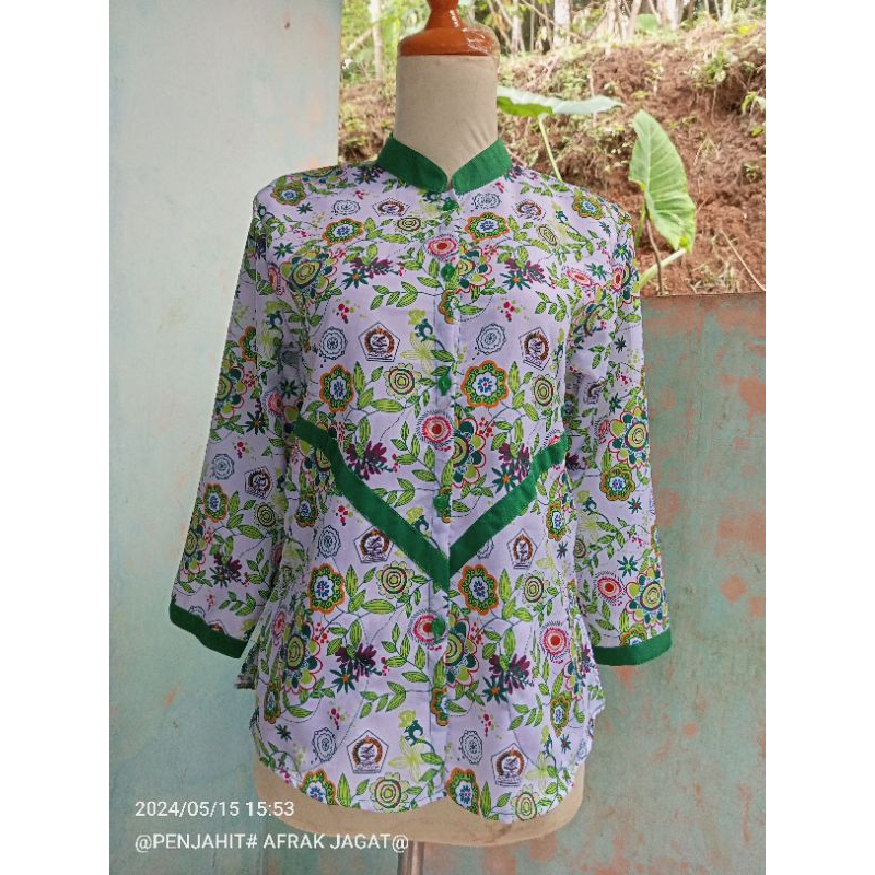 Jual seragam batik madrasah diniyah fkdt pria dan wanita dengan logo ...