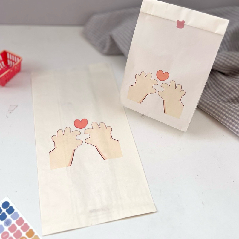 Jual Packaging Amplop putih motif hand love aesthetic love | Shopee ...