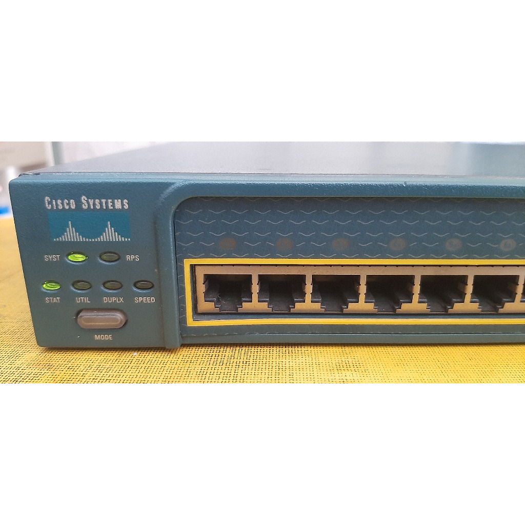 Jual Cisco Catalyst 2950 SeriesWS-C2950-24 (minus 1 port mati) | Shopee ...
