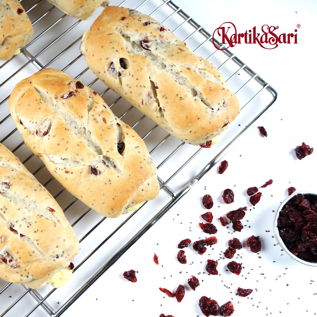 Jual Kartika Sari Roti Cranberry Cream Cheese Sourdough Bread, 145 Gram ...