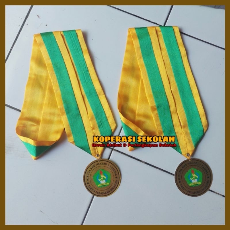 Jual Kalung Medali Wisuda / Samir dan Pin Gordon Kuningan Model Bandul ...