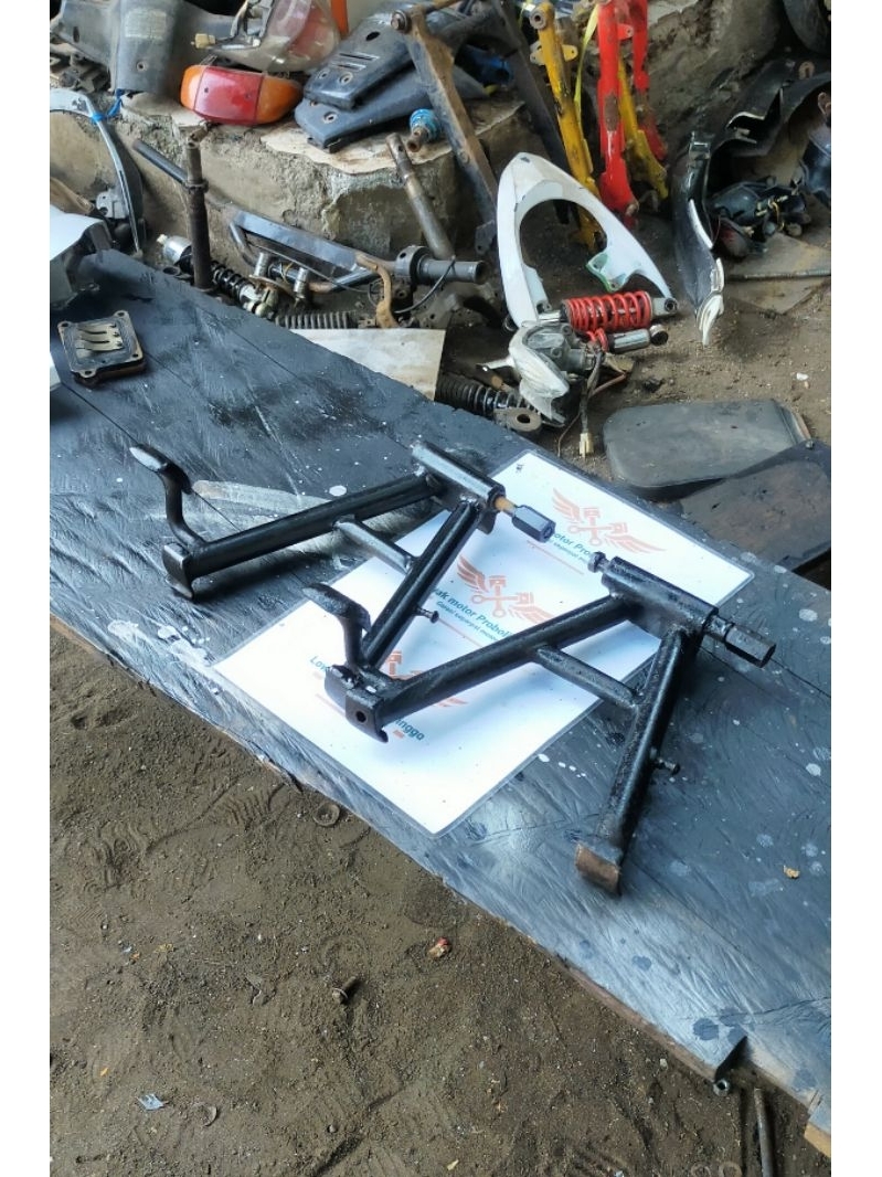 Jual JAKGRAK Tengah standard 2 SUZUKI Rc 100 Rc 80 bravo Cristal ...